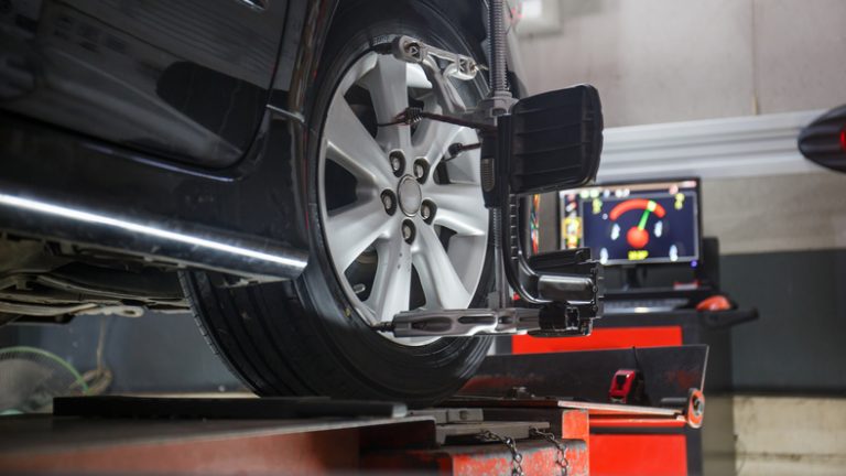 Auto Body Repair Tech vs. Car Mechanic: Best Career for You