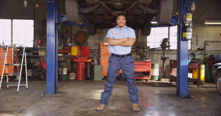 4 Work Environments to Try as an Auto Body Technician
